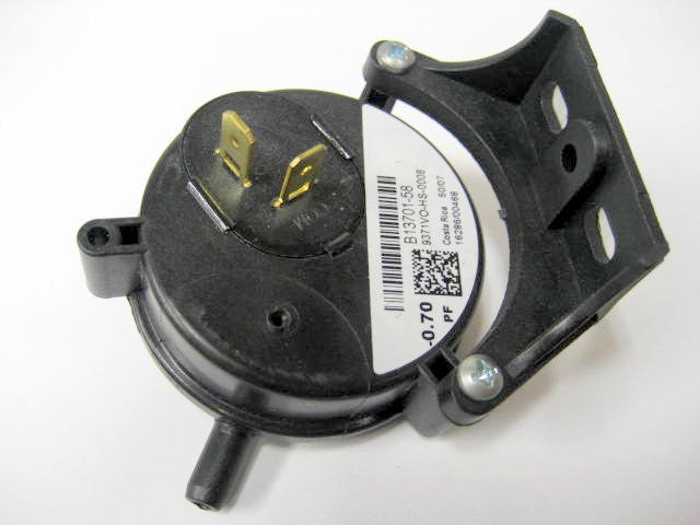B1370158 Goodman pressure switch .70 AKA - 0130F00505 – HVACpartstore
