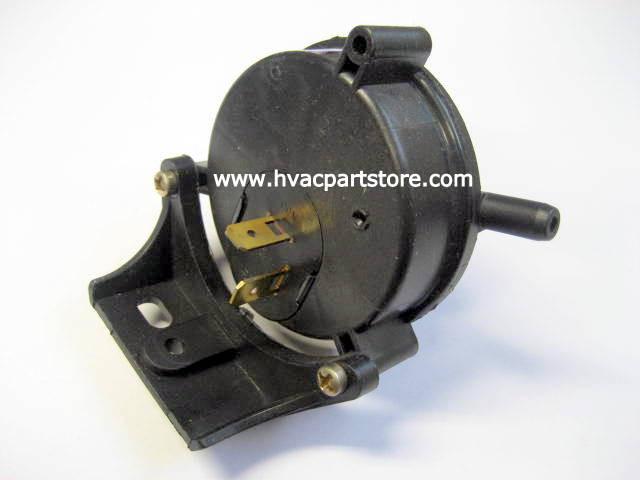 B1370159 Goodman pressure switch 1.10 (Clearance 1 left in stock ...